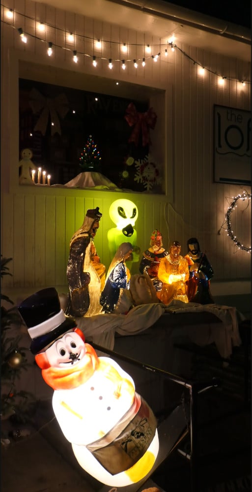 City Walks – Holiday Lights – DeadSplinter